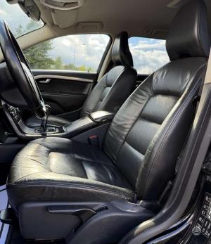 Black Volvo V70 2010 in Vilnius, with an engine capacity of 2.00 L and mileage of 314 thousand km for 3999 €, photo 20 on AUTOMOTO.COM.LV