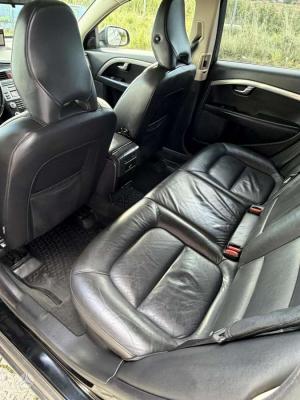 Black Volvo V70 2010 in Vilnius, with an engine capacity of 2.00 L and mileage of 314 thousand km for 3999 €, photo 23 on AUTOMOTO.COM.LV