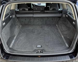 Black Volvo V70 2010 in Vilnius, with an engine capacity of 2.00 L and mileage of 314 thousand km for 3999 €, photo 25 on AUTOMOTO.COM.LV