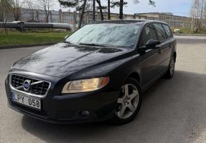 Melns Volvo V70 2010 Klaipėda, ar dzinēja tilpumu 2.00 L un nobraukumu 317 tūkst. km par 4000 €, foto  vietnē AUTOMOTO.COM.LV