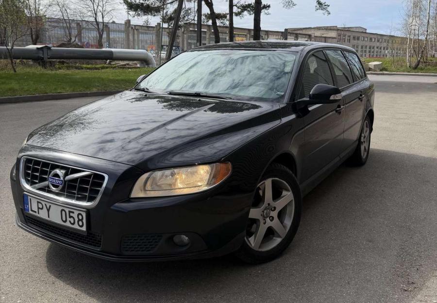 Melns Volvo V70 2010 Klaipėda, ar dzinēja tilpumu 2.00 L un nobraukumu 317 tūkst. km par 4000 €, foto 1 vietnē AUTOMOTO.COM.LV