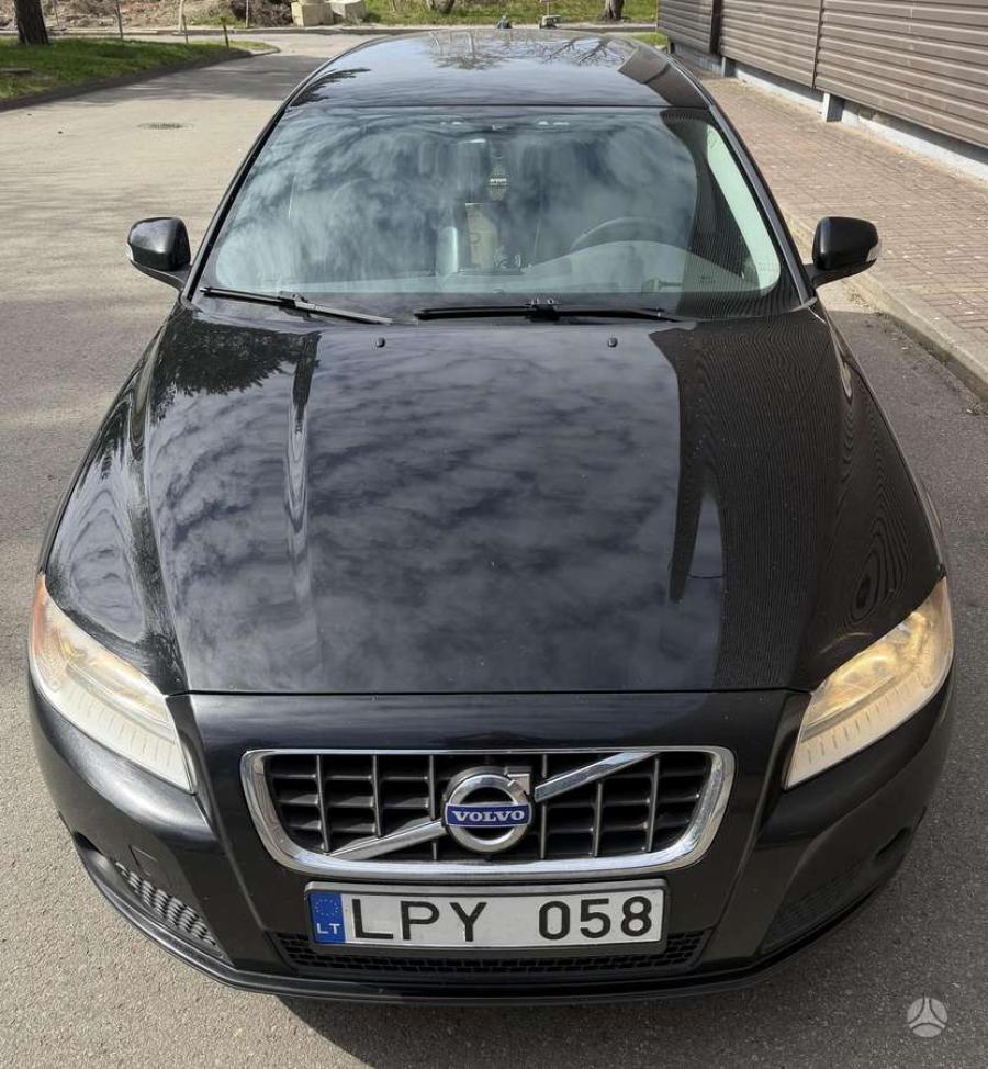 Melns Volvo V70 2010 Klaipėda, ar dzinēja tilpumu 2.00 L un nobraukumu 317 tūkst. km par 4000 €, foto 3 vietnē AUTOMOTO.COM.LV