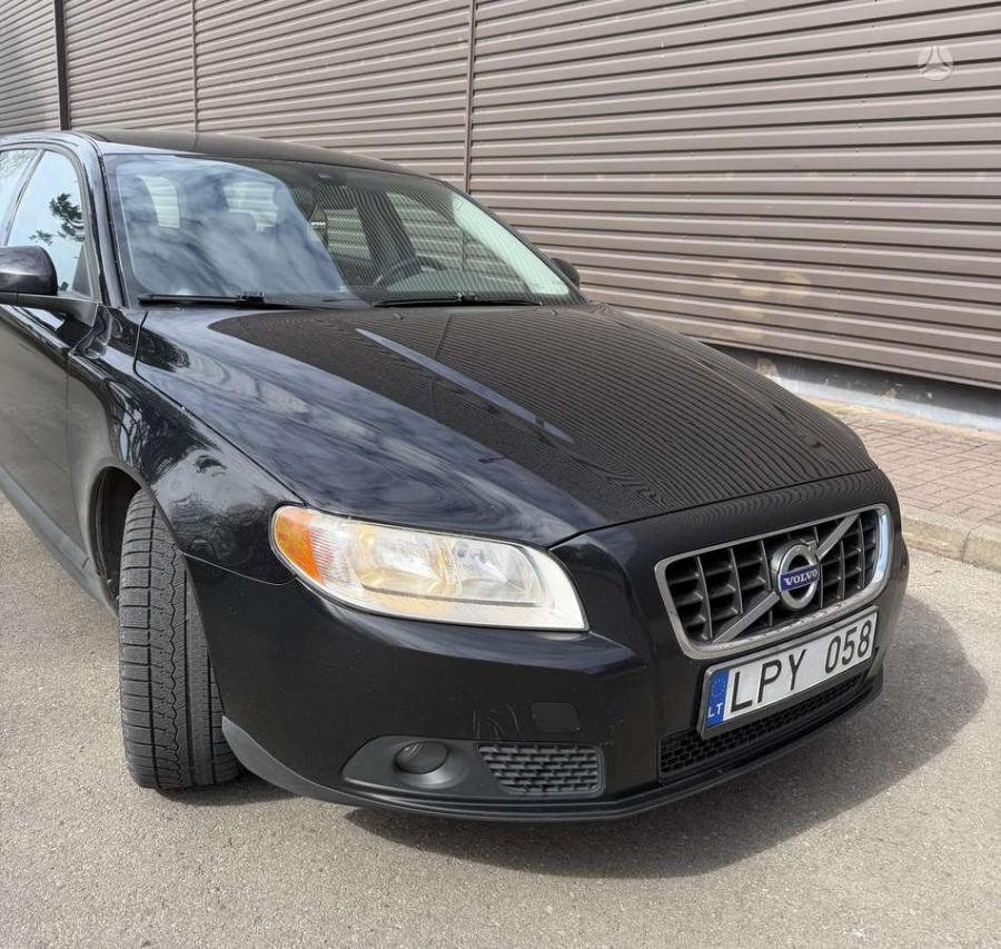 Melns Volvo V70 2010 Klaipėda, ar dzinēja tilpumu 2.00 L un nobraukumu 317 tūkst. km par 4000 €, foto 4 vietnē AUTOMOTO.COM.LV