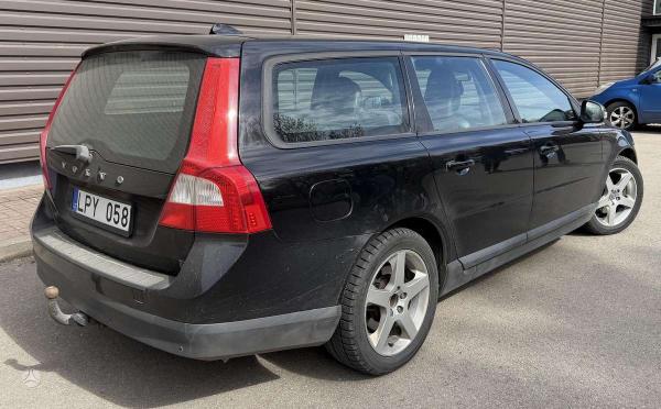 Melns Volvo V70 2010 Klaipėda, ar dzinēja tilpumu 2.00 L un nobraukumu 317 tūkst. km par 4000 €, foto 8 vietnē AUTOMOTO.COM.LV
