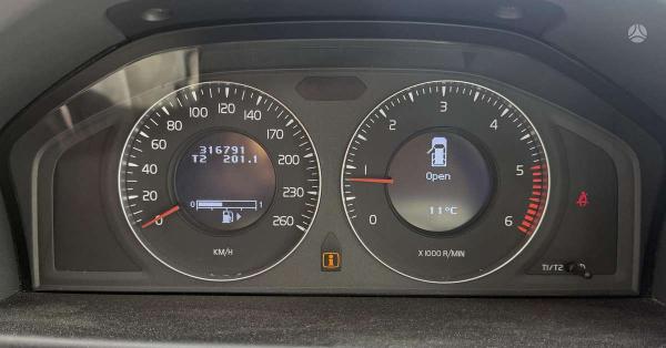 Melns Volvo V70 2010 Klaipėda, ar dzinēja tilpumu 2.00 L un nobraukumu 317 tūkst. km par 4000 €, foto 9 vietnē AUTOMOTO.COM.LV