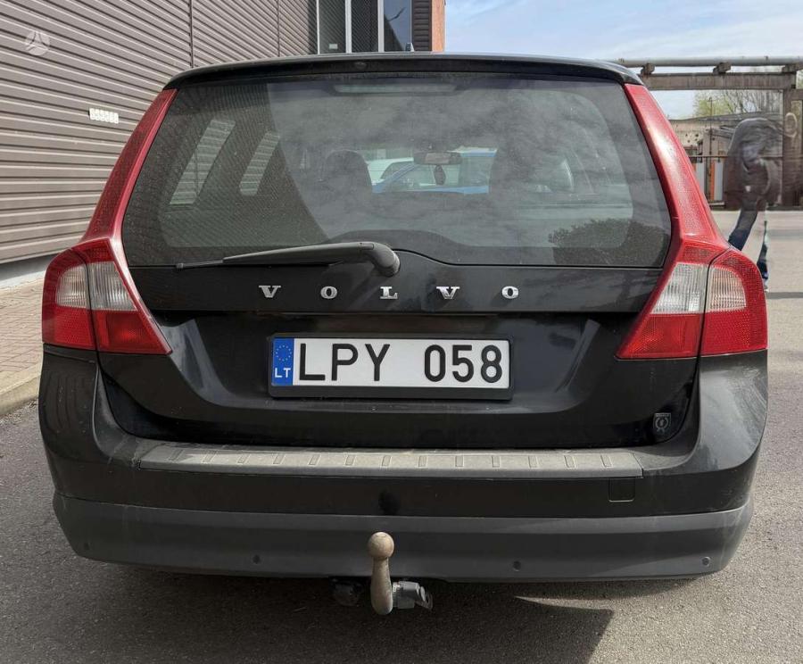 Melns Volvo V70 2010 Klaipėda, ar dzinēja tilpumu 2.00 L un nobraukumu 317 tūkst. km par 4000 €, foto 10 vietnē AUTOMOTO.COM.LV