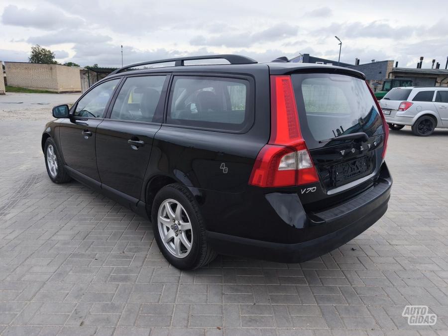 Melns Volvo V70 2010 Marijampole, ar dzinēja tilpumu 2.00 L un nobraukumu 288 tūkst. km par 3900 €, foto 3 vietnē AUTOMOTO.COM.LV
