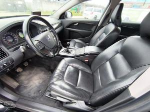 Melns Volvo V70 2010 Marijampole, ar dzinēja tilpumu 2.00 L un nobraukumu 288 tūkst. km par 3900 €, foto 7 vietnē AUTOMOTO.COM.LV