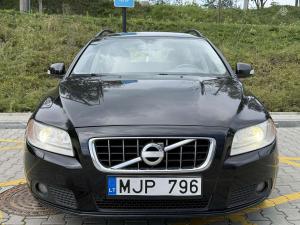 Black Volvo V70 2010 in Vilnius, with an engine capacity of 2.00 L and mileage of 351 thousand km for 3500 €, photo 3 on AUTOMOTO.COM.LV