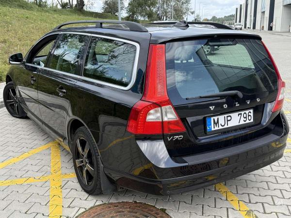 Black Volvo V70 2010 in Vilnius, with an engine capacity of 2.00 L and mileage of 351 thousand km for 3500 €, photo 7 on AUTOMOTO.COM.LV