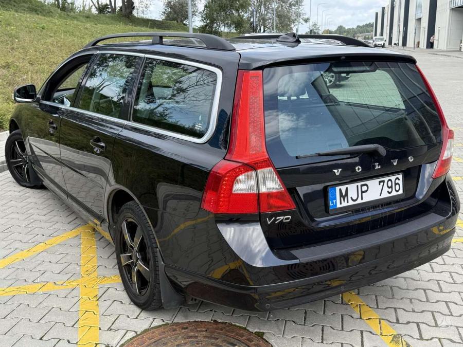 Black Volvo V70 2010 in Vilnius, with an engine capacity of 2.00 L and mileage of 351 thousand km for 3500 €, photo 7 on AUTOMOTO.COM.LV