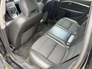 Black Volvo V70 2010 in Vilnius, with an engine capacity of 2.00 L and mileage of 351 thousand km for 3500 €, photo 9 on AUTOMOTO.COM.LV