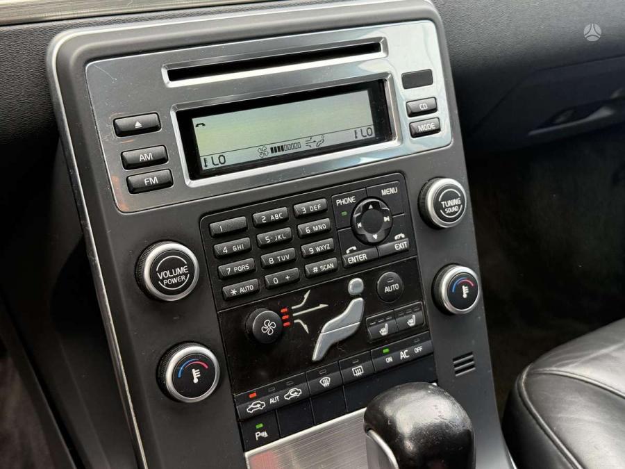 Black Volvo V70 2010 in Vilnius, with an engine capacity of 2.00 L and mileage of 351 thousand km for 3500 €, photo 10 on AUTOMOTO.COM.LV