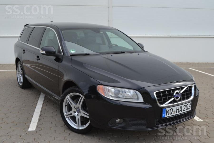 Black Volvo V70 2010 in Riga, with an engine capacity of 2.40 L and mileage of 340 thousand km for 5250 €, photo 4 on AUTOMOTO.COM.LV