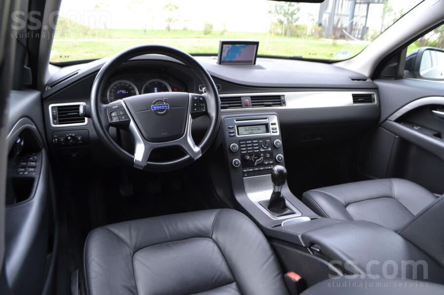 Black Volvo V70 2010 in Riga, with an engine capacity of 2.40 L and mileage of 340 thousand km for 5250 €, photo 9 on AUTOMOTO.COM.LV