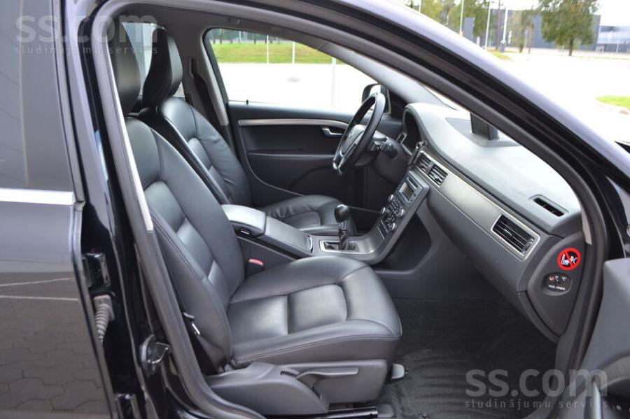 Black Volvo V70 2010 in Riga, with an engine capacity of 2.40 L and mileage of 340 thousand km for 5250 €, photo 11 on AUTOMOTO.COM.LV