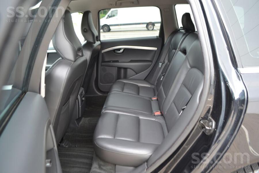 Black Volvo V70 2010 in Riga, with an engine capacity of 2.40 L and mileage of 340 thousand km for 5250 €, photo 12 on AUTOMOTO.COM.LV