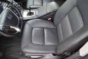 Black Volvo V70 2010 in Riga, with an engine capacity of 2.40 L and mileage of 340 thousand km for 5250 €, photo 16 on AUTOMOTO.COM.LV