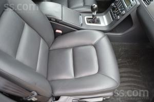 Black Volvo V70 2010 in Riga, with an engine capacity of 2.40 L and mileage of 340 thousand km for 5250 €, photo 17 on AUTOMOTO.COM.LV
