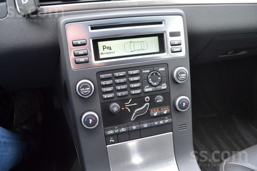 Black Volvo V70 2010 in Riga, with an engine capacity of 2.40 L and mileage of 340 thousand km for 5250 €, photo 20 on AUTOMOTO.COM.LV