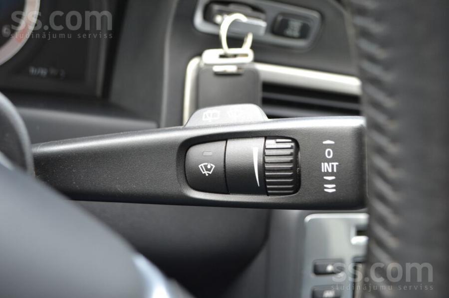 Black Volvo V70 2010 in Riga, with an engine capacity of 2.40 L and mileage of 340 thousand km for 5250 €, photo 25 on AUTOMOTO.COM.LV