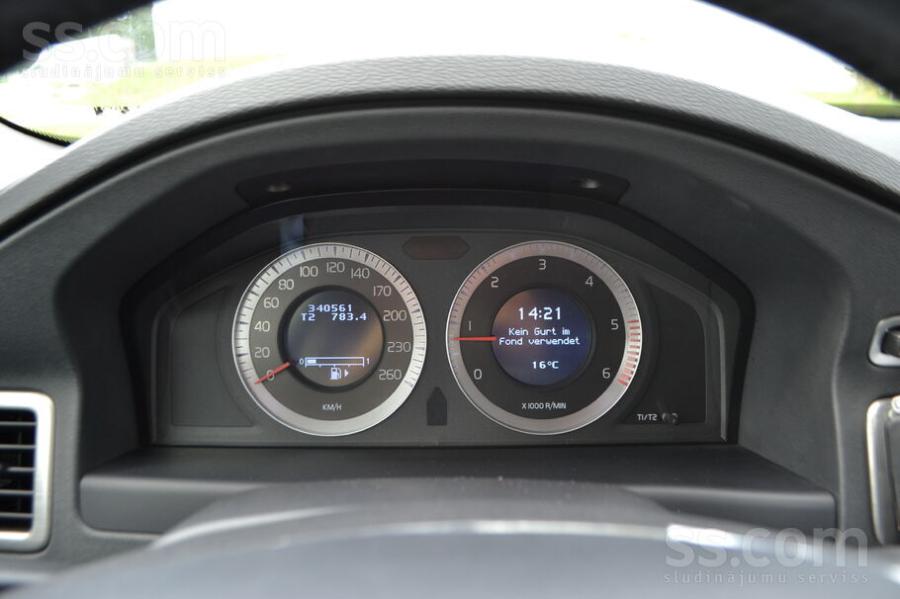 Black Volvo V70 2010 in Riga, with an engine capacity of 2.40 L and mileage of 340 thousand km for 5250 €, photo 26 on AUTOMOTO.COM.LV