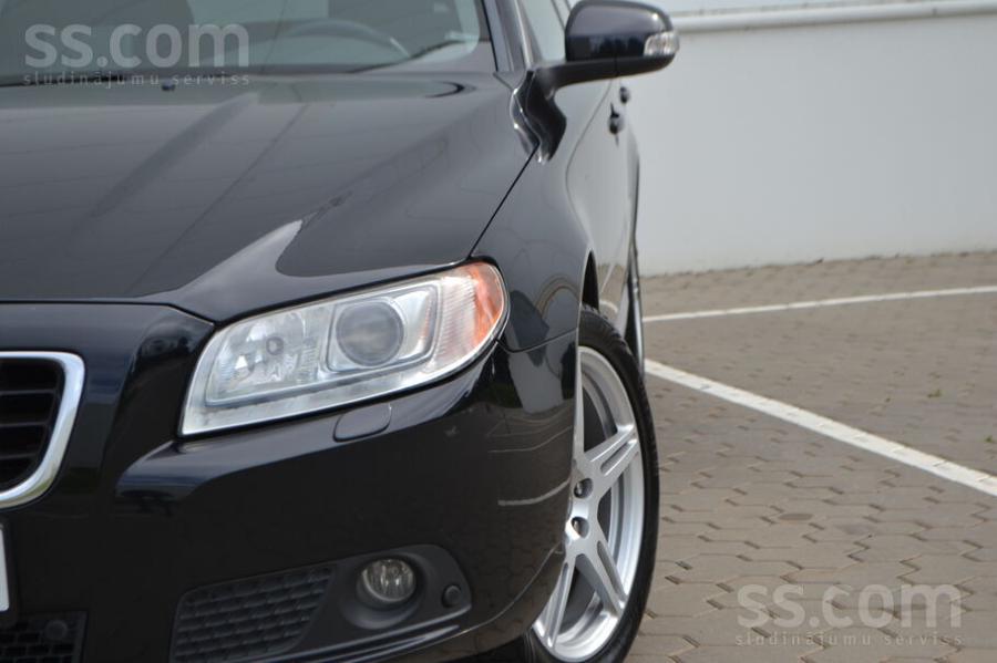 Black Volvo V70 2010 in Riga, with an engine capacity of 2.40 L and mileage of 340 thousand km for 5250 €, photo 28 on AUTOMOTO.COM.LV