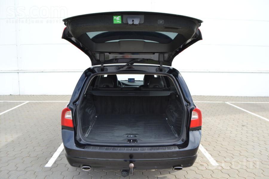 Black Volvo V70 2010 in Riga, with an engine capacity of 2.40 L and mileage of 340 thousand km for 5250 €, photo 30 on AUTOMOTO.COM.LV