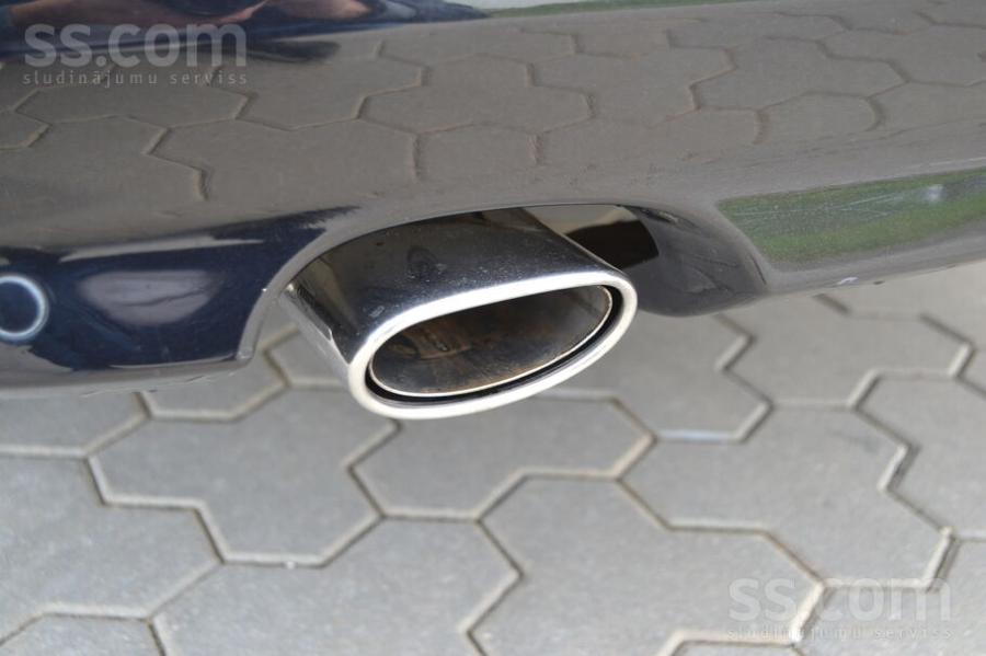 Black Volvo V70 2010 in Riga, with an engine capacity of 2.40 L and mileage of 340 thousand km for 5250 €, photo 32 on AUTOMOTO.COM.LV