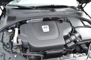 Black Volvo V70 2010 in Riga, with an engine capacity of 2.40 L and mileage of 340 thousand km for 5250 €, photo 35 on AUTOMOTO.COM.LV