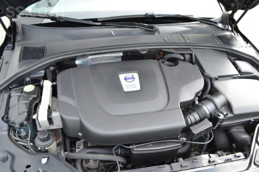 Black Volvo V70 2010 in Riga, with an engine capacity of 2.40 L and mileage of 340 thousand km for 5250 €, photo 35 on AUTOMOTO.COM.LV
