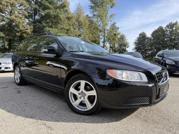 Volvo V70 2010 in Kazlu Ruda on AUTOMOTO.COM.LV Black Volvo V70 2010 in Kazlu Ruda, with an engine capacity of 2.00 L and mileage of 266 thousand km for 4000 €, photo 6 on AUTOMOTO.COM.LV