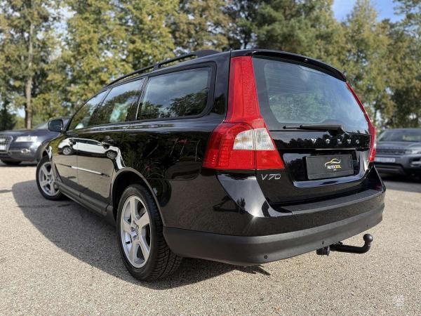 Volvo V70 2010 in Kazlu Ruda on AUTOMOTO.COM.LV Black Volvo V70 2010 in Kazlu Ruda, with an engine capacity of 2.00 L and mileage of 266 thousand km for 4000 €, photo 9 on AUTOMOTO.COM.LV