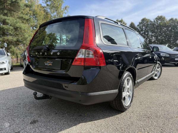 Volvo V70 2010 in Kazlu Ruda on AUTOMOTO.COM.LV Black Volvo V70 2010 in Kazlu Ruda, with an engine capacity of 2.00 L and mileage of 266 thousand km for 4000 €, photo 11 on AUTOMOTO.COM.LV