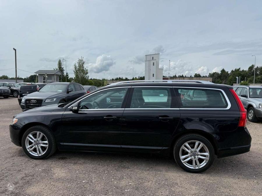 Melns Volvo V70 2010 Utena, ar dzinēja tilpumu 2.00 L un nobraukumu 320 tūkst. km par 3450 €, foto 6 vietnē AUTOMOTO.COM.LV