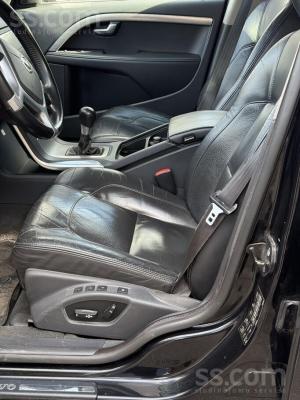 Melns Volvo V70 2010 Rīga, ar dzinēja tilpumu 2.40 L un nobraukumu 0 tūkst. km par 3600 €, foto 7 vietnē AUTOMOTO.COM.LV