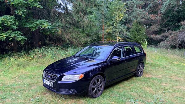 Volvo V70 2010 Tallina vietnē Melns Volvo V70 2010 Tallina, ar dzinēja tilpumu 2.40 L un nobraukumu 408 tūkst. km par 5500 €, foto 1 vietnē AUTOMOTO.COM.LV
