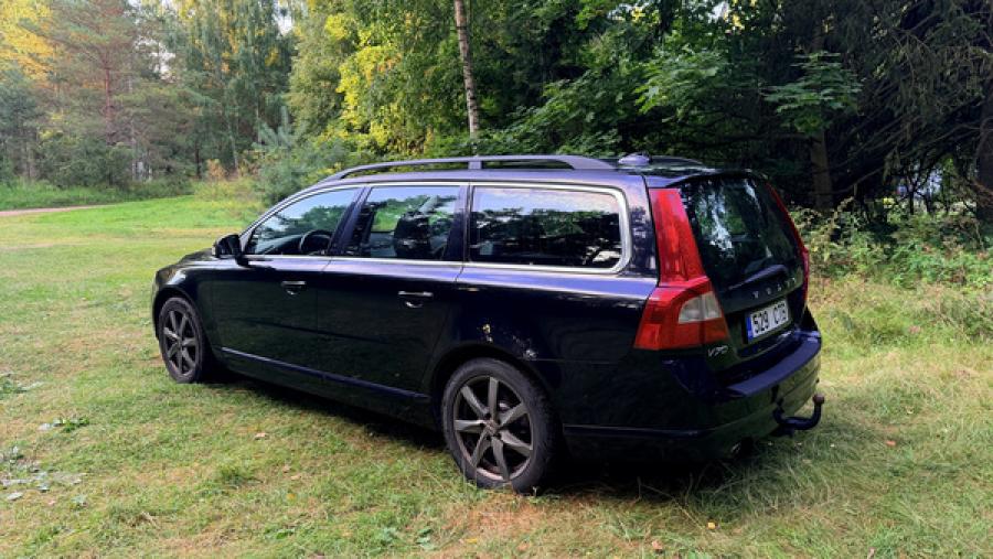 Melns Volvo V70 2010 Tallina, ar dzinēja tilpumu 2.40 L un nobraukumu 408 tūkst. km par 5500 €, foto 5 vietnē AUTOMOTO.COM.LV