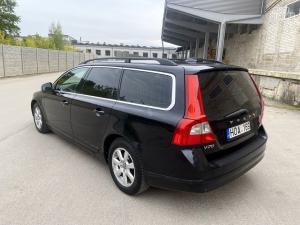 Черный Вольво В70 2010 в Шяуляй, объемом двигателя 1.60 л и пробегом 300 тыс. км за 4100 €, фото 8 на AUTOMOTO.COM.LV