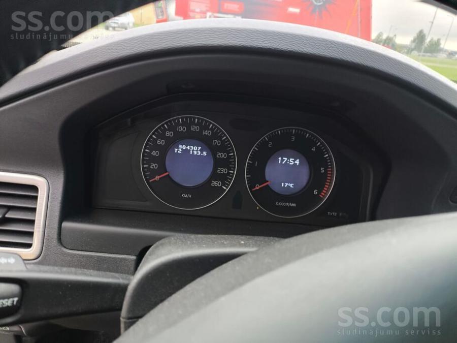 Черный Вольво В70 2010 в Лудза, объемом двигателя 2.00 л и пробегом 315 тыс. км за 3700 €, фото 6 на AUTOMOTO.COM.LV