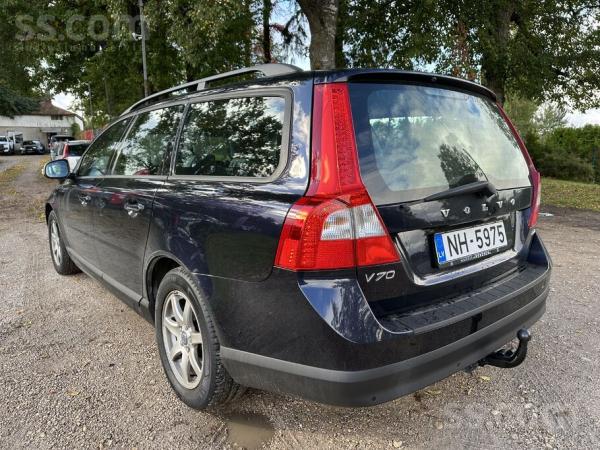 Black Volvo V70 2010 in Riga, with an engine capacity of 2.00 L and mileage of 265 thousand km for 3790 €, photo 4 on AUTOMOTO.COM.LV