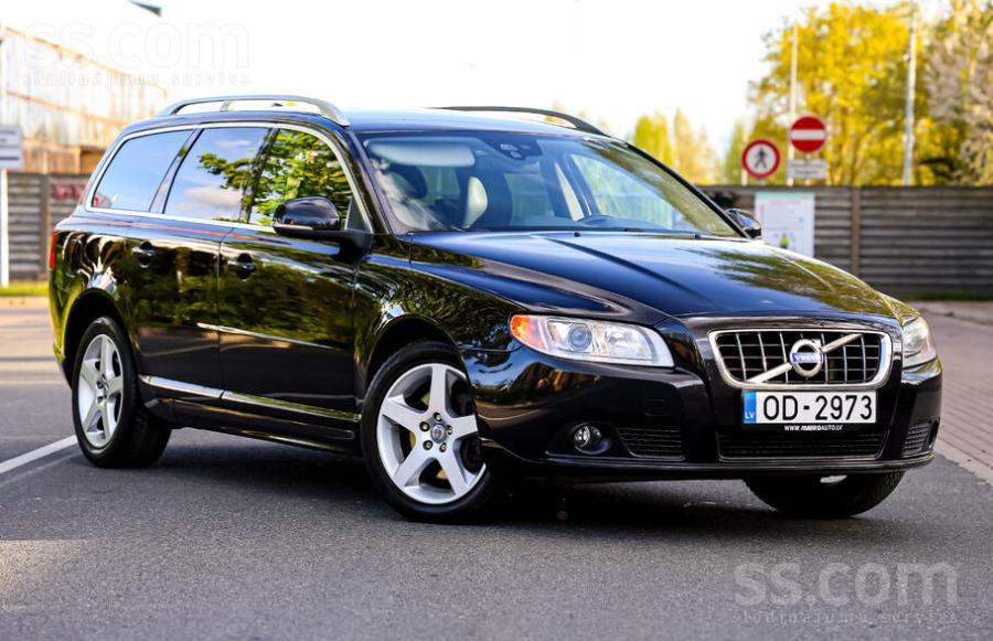 Black Volvo V70 2011 in Jelgava, with an engine capacity of 2.00 L and mileage of 0 thousand km for 6990 €, photo 3 on AUTOMOTO.COM.LV