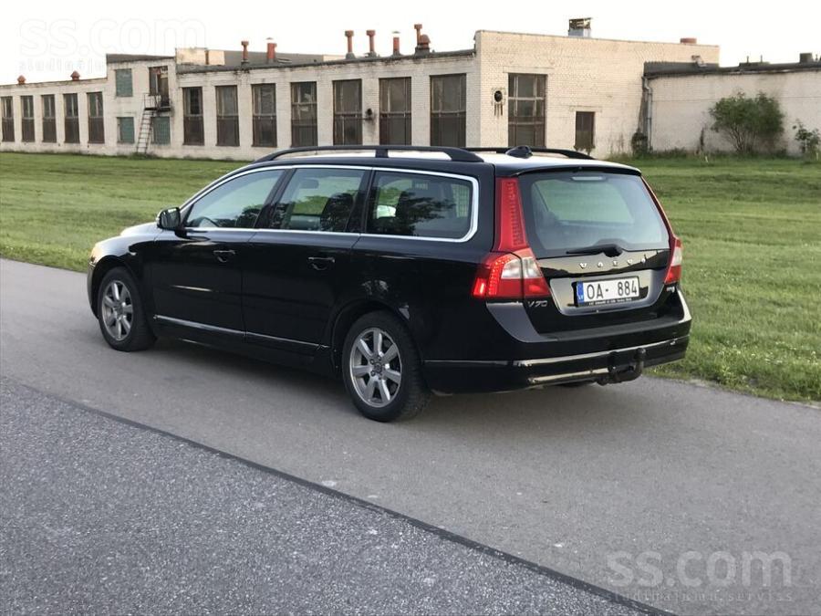 Melns Volvo V70 2011 Rīga, ar dzinēja tilpumu 1.60 L un nobraukumu 0 tūkst. km par 2990 €, foto 4 vietnē AUTOMOTO.COM.LV