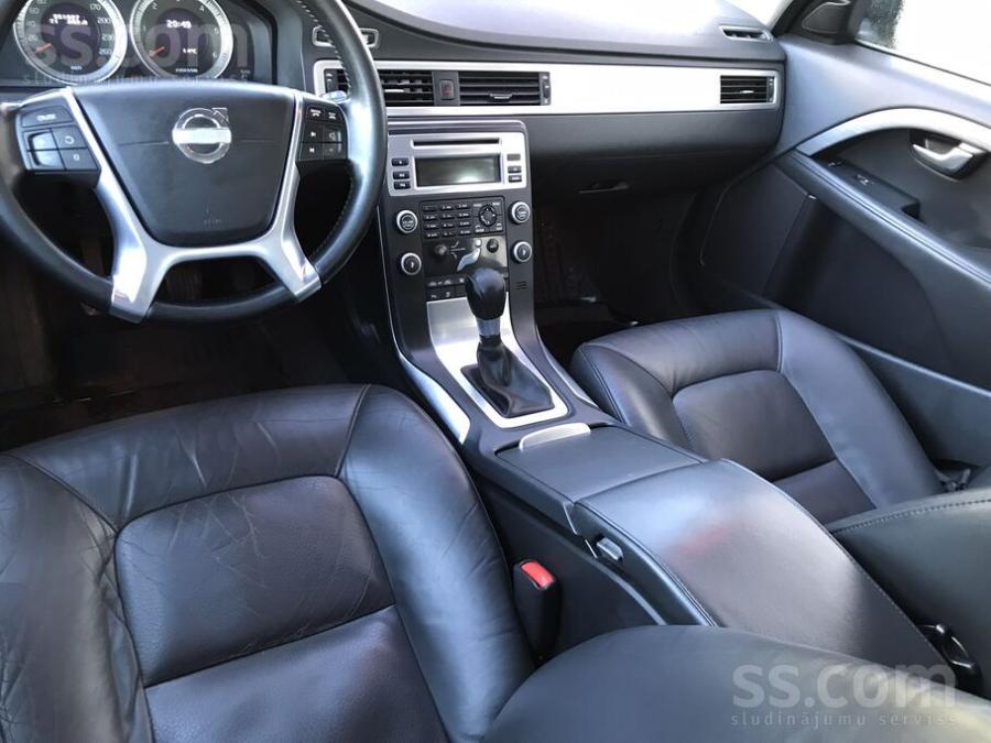 Melns Volvo V70 2011 Rīga, ar dzinēja tilpumu 1.60 L un nobraukumu 0 tūkst. km par 2990 €, foto 7 vietnē AUTOMOTO.COM.LV