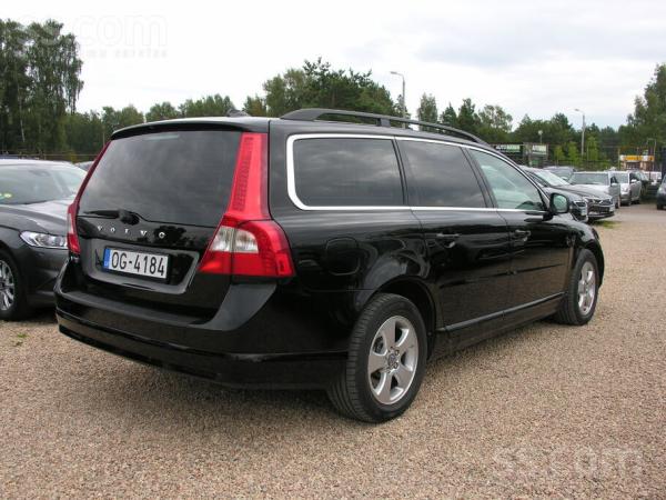 Black Volvo V70 2011 in Riga, with an engine capacity of 2.00 L and mileage of 0 thousand km for 5750 €, photo 3 on AUTOMOTO.COM.LV