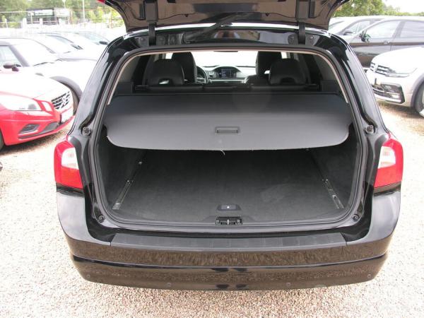 Black Volvo V70 2011 in Riga, with an engine capacity of 2.00 L and mileage of 0 thousand km for 5750 €, photo 5 on AUTOMOTO.COM.LV
