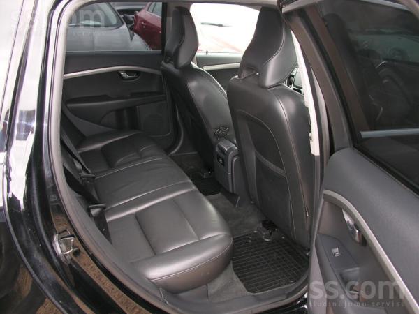 Black Volvo V70 2011 in Riga, with an engine capacity of 2.00 L and mileage of 0 thousand km for 5750 €, photo 7 on AUTOMOTO.COM.LV