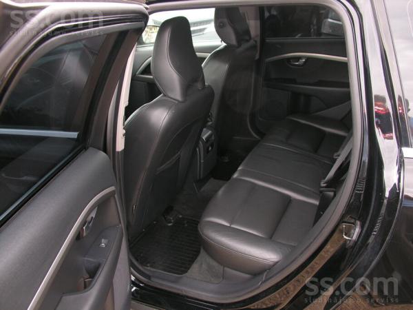 Black Volvo V70 2011 in Riga, with an engine capacity of 2.00 L and mileage of 0 thousand km for 5750 €, photo 8 on AUTOMOTO.COM.LV