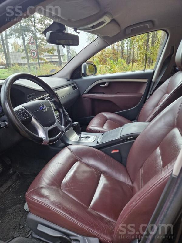 Melns Volvo V70 2011 Rīga, ar dzinēja tilpumu 2.00 L un nobraukumu 310 tūkst. km par 3900 €, foto 11 vietnē AUTOMOTO.COM.LV