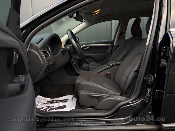 Melns Volvo V70 2011 Paide, ar dzinēja tilpumu 2.00 L un nobraukumu 315 tūkst. km par 6290 €, foto 11 vietnē AUTOMOTO.COM.LV